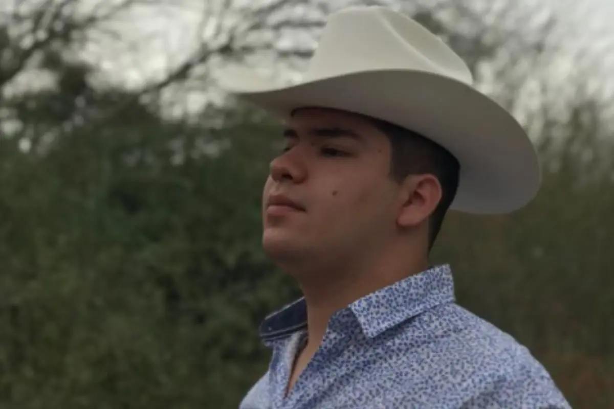 Asesinan a Alex Quintero, cantante de narcocorridos, en Sonora - Quinto ...